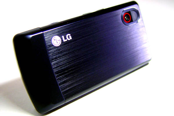 [開箱心得] 滑出音樂美感-LG KM501 (開箱、評價、規格) - 手機品牌新聞 | ePrice 比價王